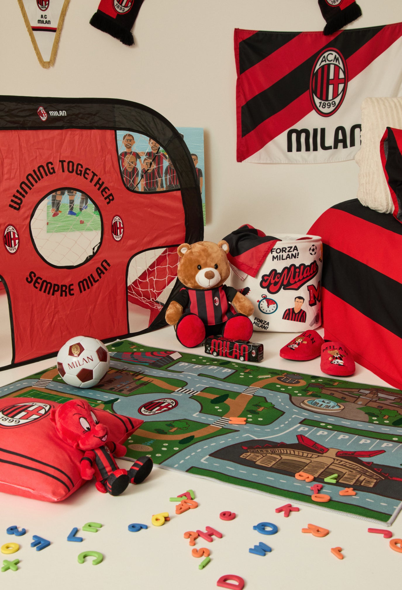 AC Milan Store | kit gara, abbigliamento, accessori, scarpe, regali ...